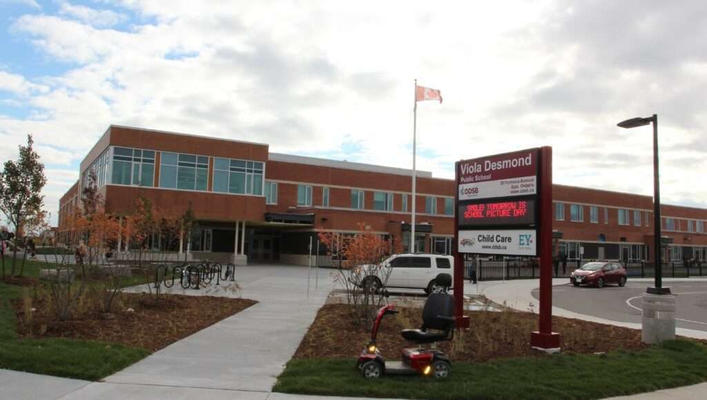 13 Devineridge Ave Ajax, Ontario | OshawaNorth.com